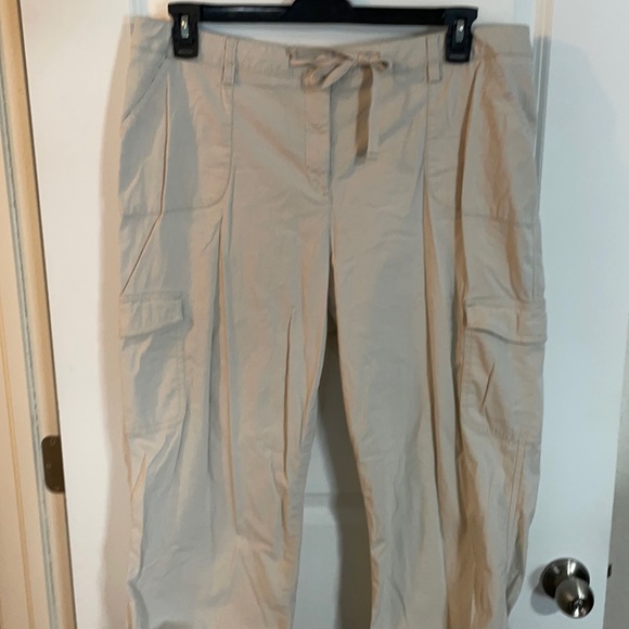 Westbound | Pants & Jumpsuits | Off White Cargo Capri | Poshmark